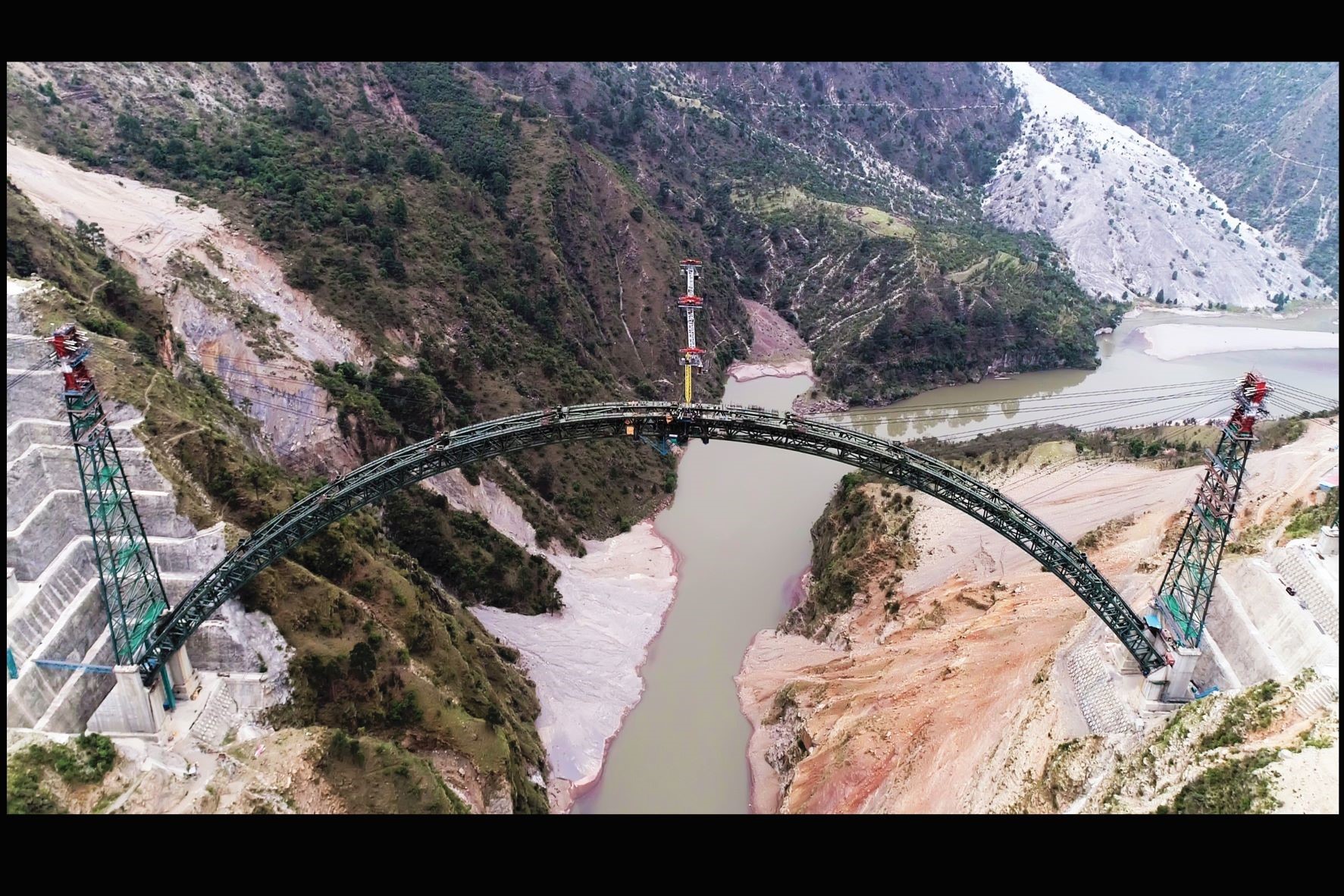 Standing foot firm - Bridge Design & Engineering (Bd & e)